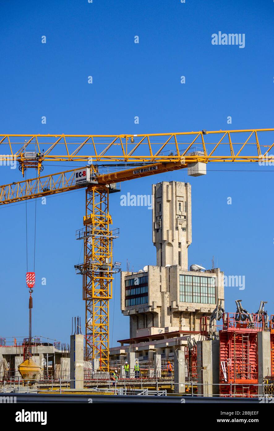 Hotel construction hi-res stock photography and images - Alamy