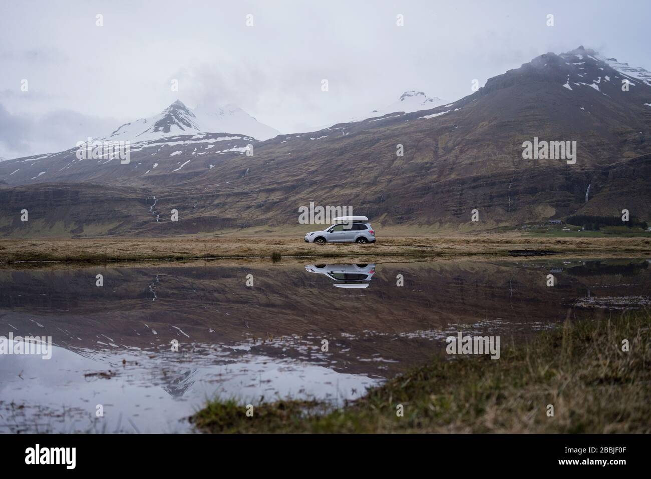 Car reflection in water hi-res stock photography and images - Alamy