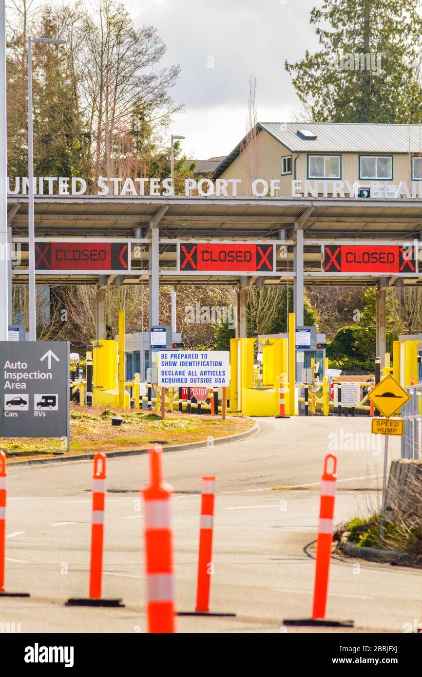 Border crossing signs canada hi-res stock photography and images - Alamy