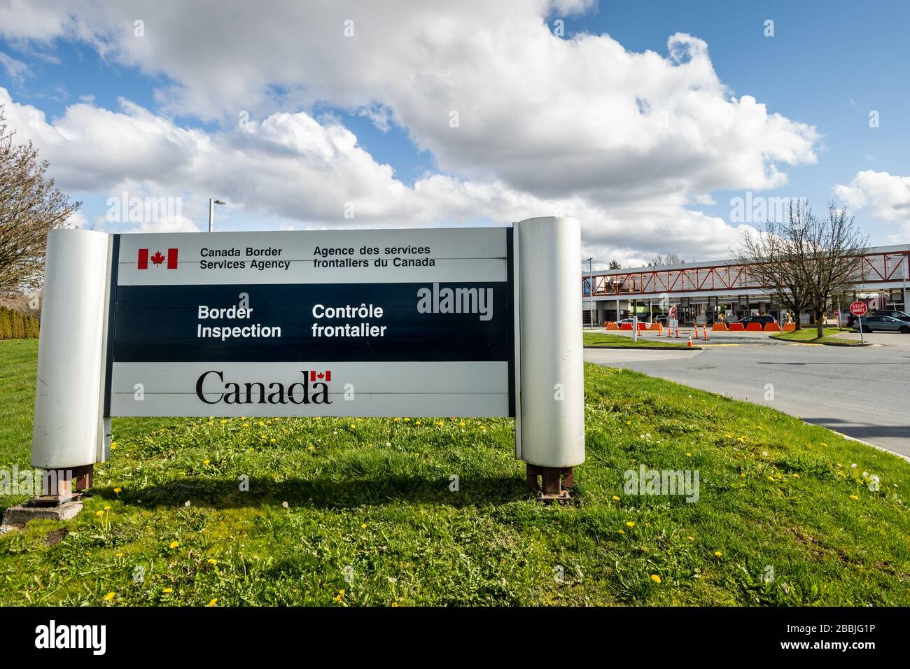 Border crossing customs inspection border hi-res stock photography and ...