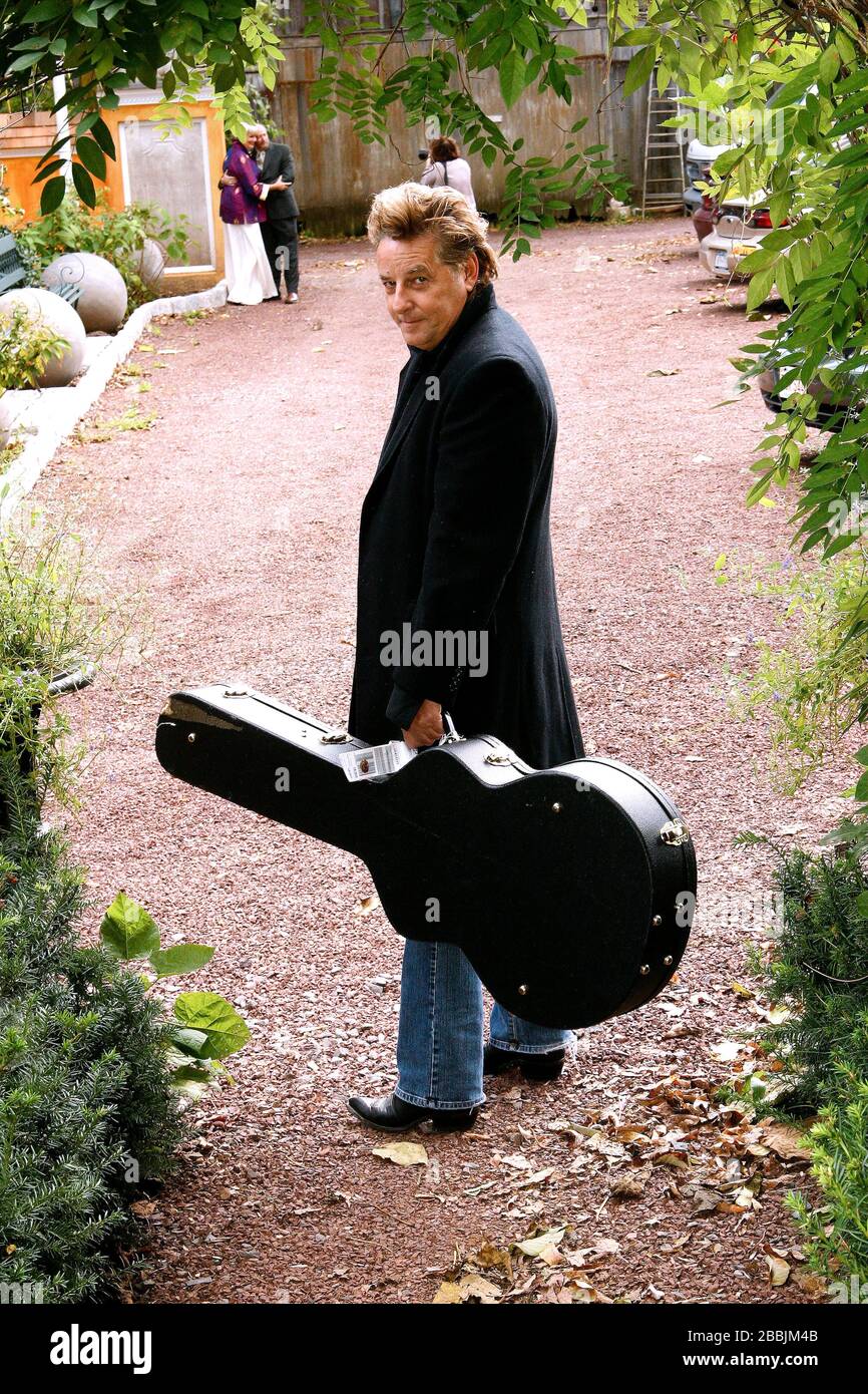 Robert hazard musician hi-res stock photography and images - Alamy