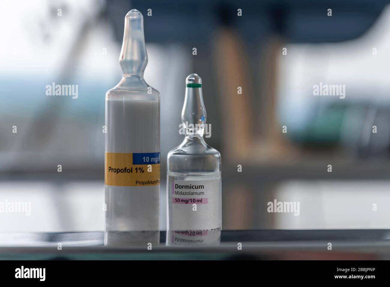 Propofol hi-res stock photography and images - Alamy
