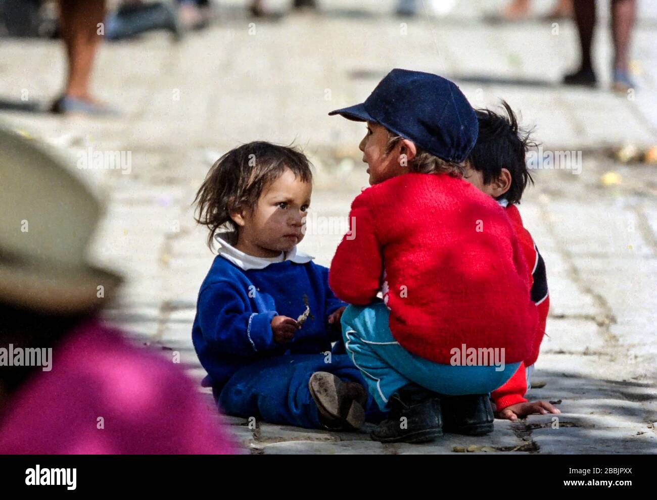 Street kids hi-res stock photography and images - Alamy