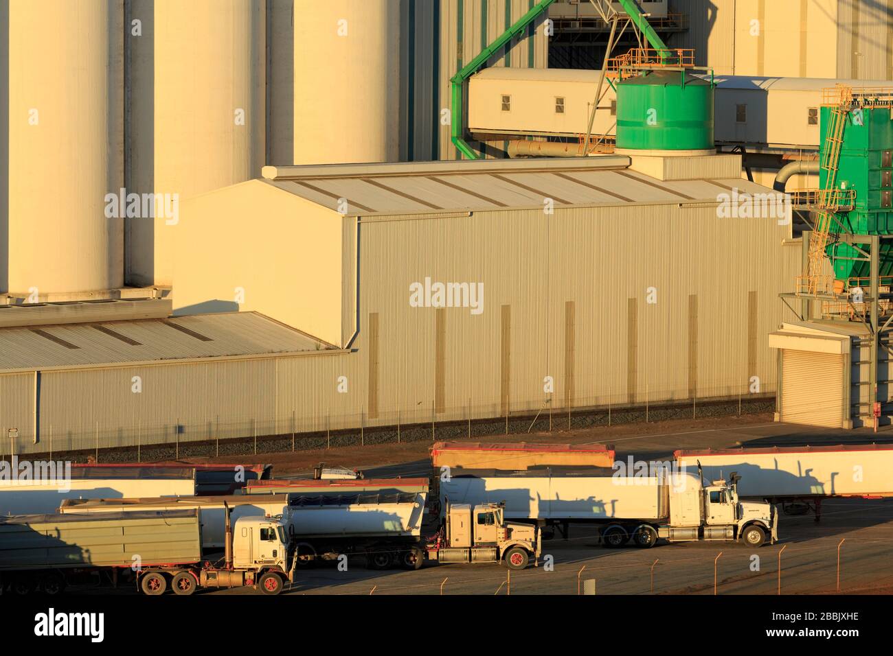 Grain export terminal hi-res stock photography and images - Alamy