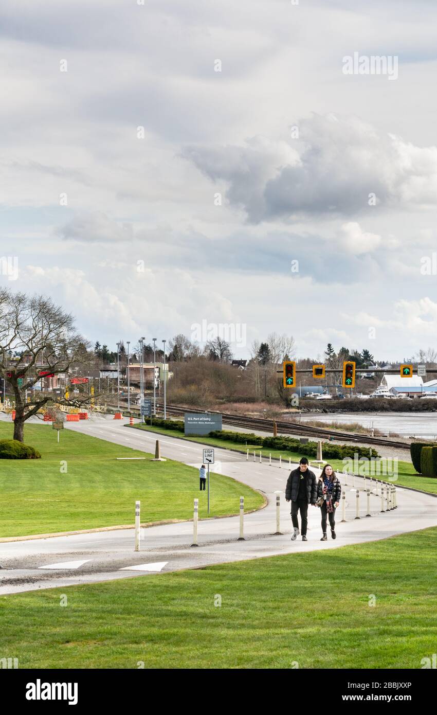 Peace arch border crossing hi-res stock photography and images - Alamy