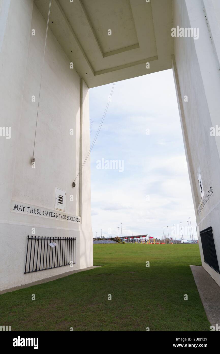 Surrey, Canada - Mar 29, 2020: USA closed border crossing from ...