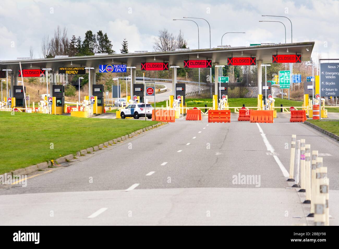 Car border crossing british columbia hi-res stock photography and ...