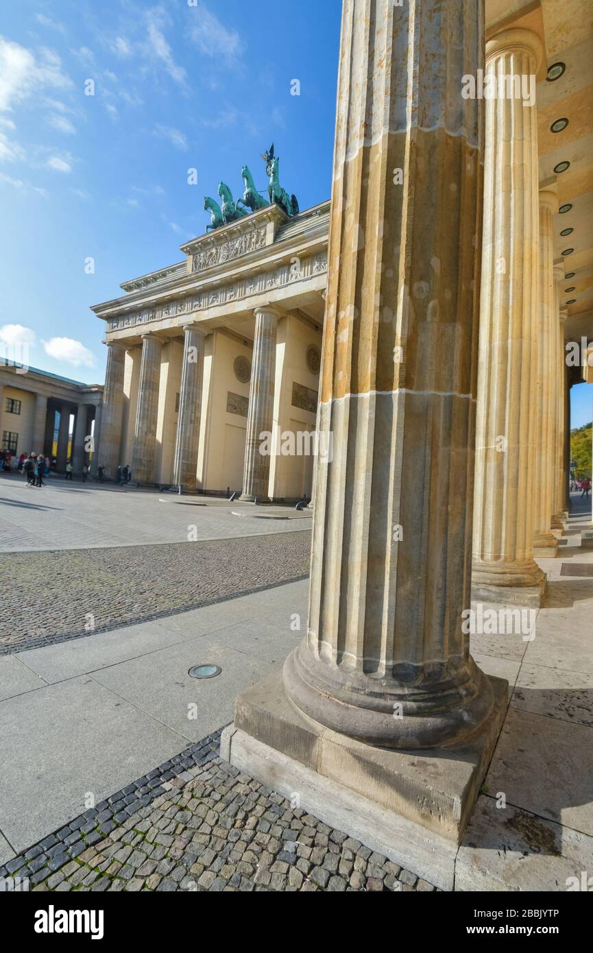 Places of gate tower hi-res stock photography and images - Alamy