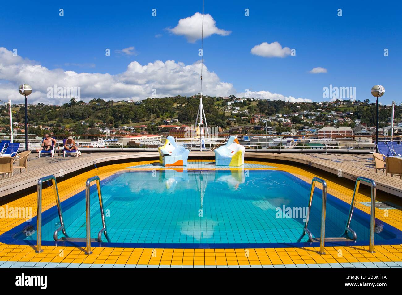 Cruise ship swimming pool hi-res stock photography and images - Alamy