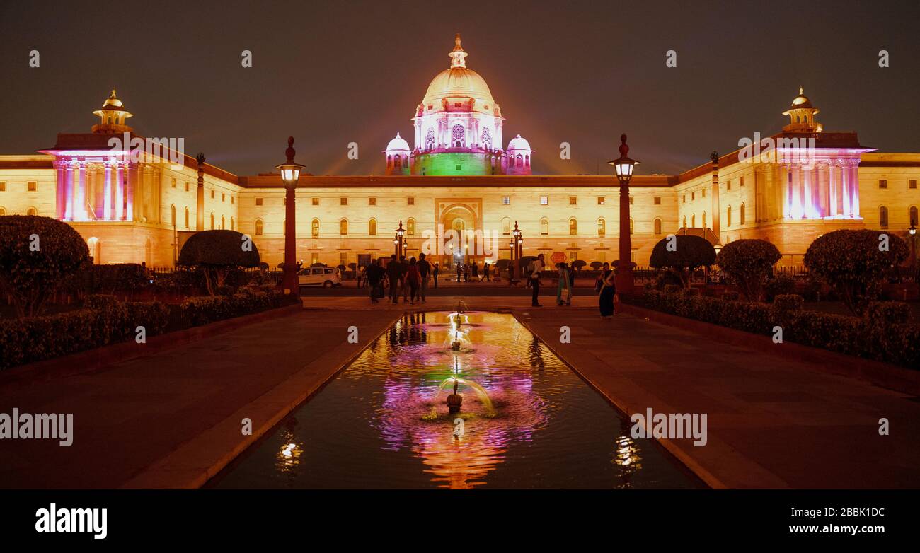 India presidential residence night hi-res stock photography and images ...