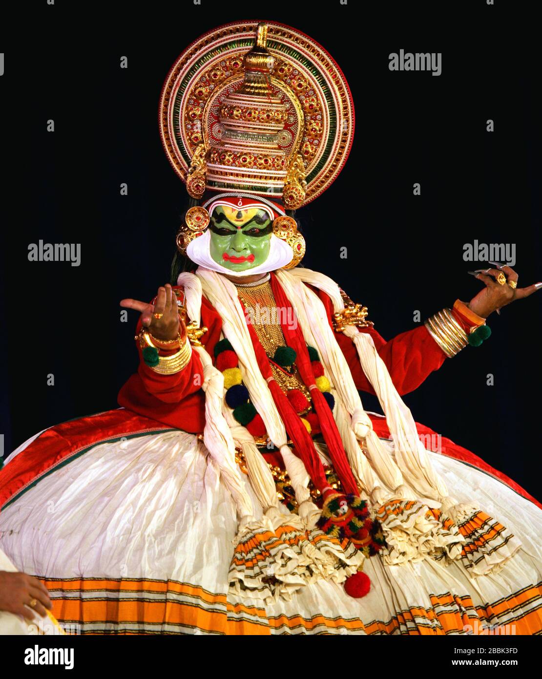 Kathakali chutti hi-res stock photography and images - Alamy