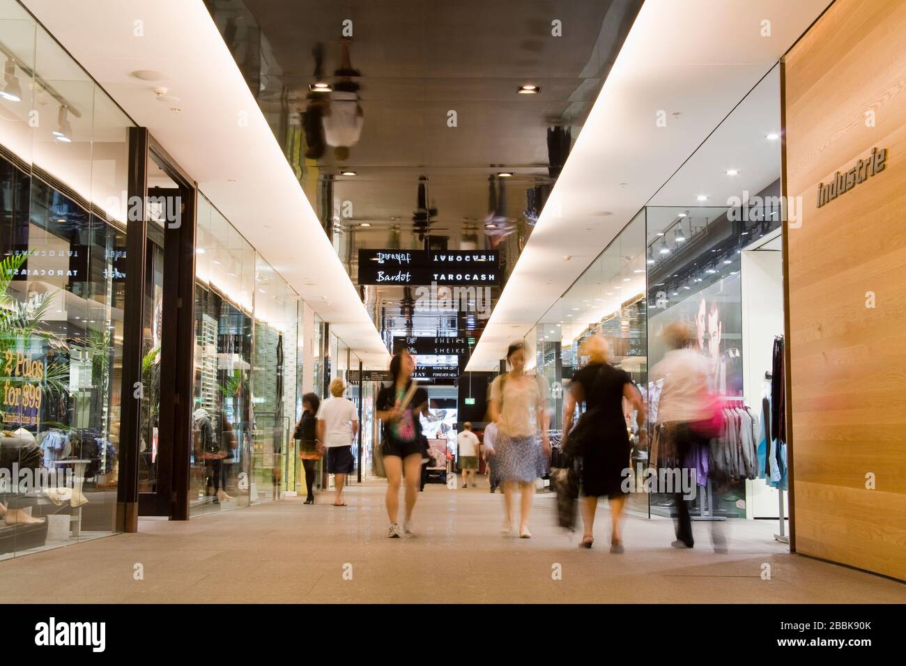 City arcade hi-res stock photography and images - Alamy