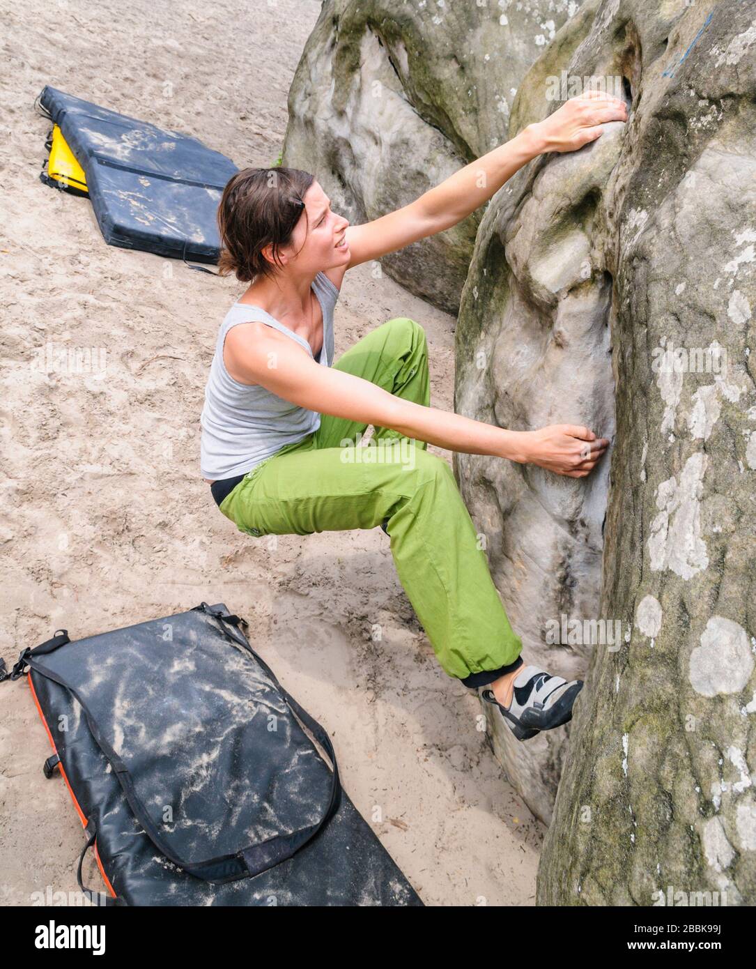 Bouldering at the rocks in the forests of Fontainebleau Stock Photo - Alamy