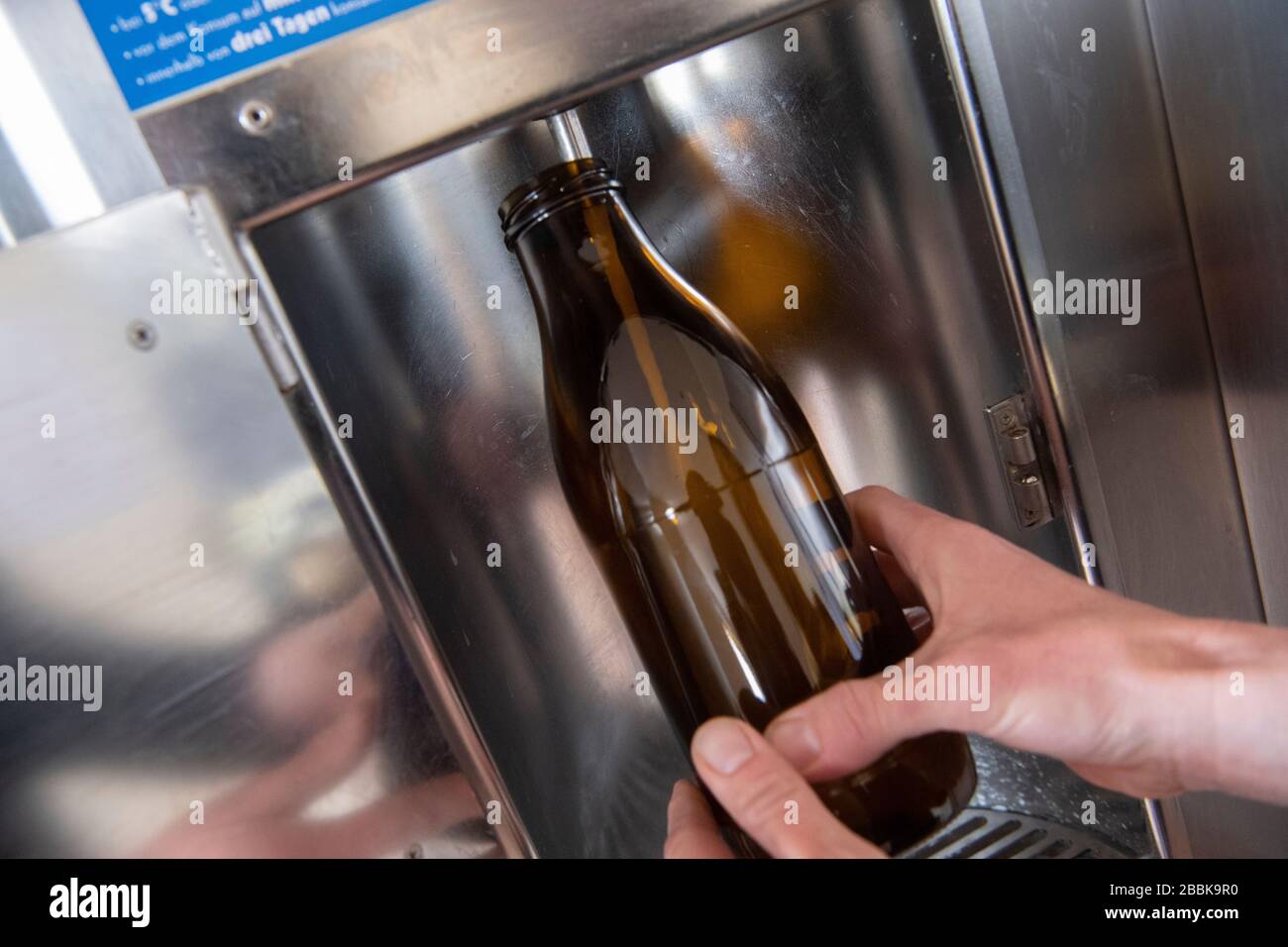 Filling a vending machine hi-res stock photography and images - Alamy