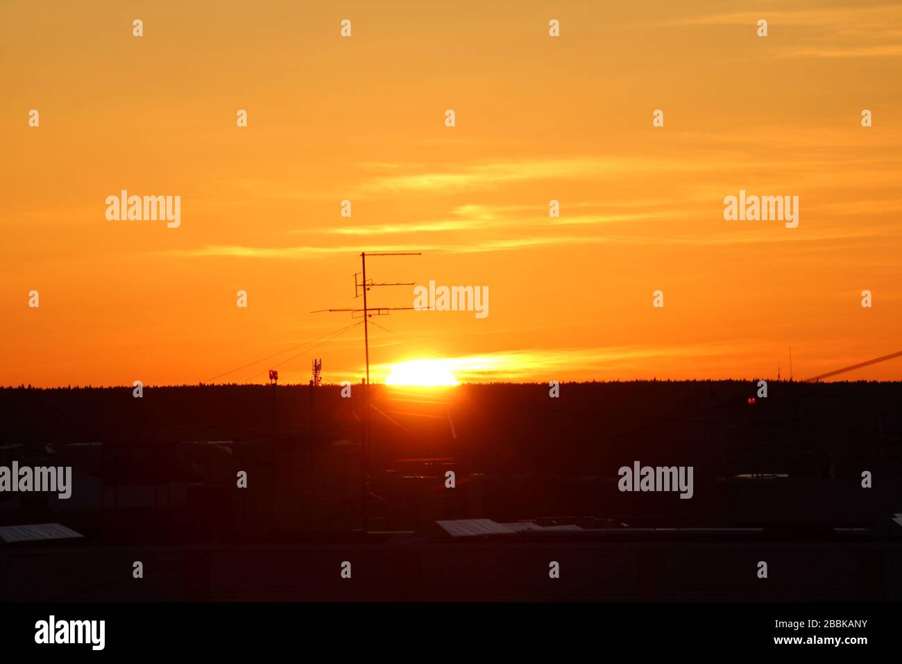 Sun over the horizon hi-res stock photography and images - Alamy