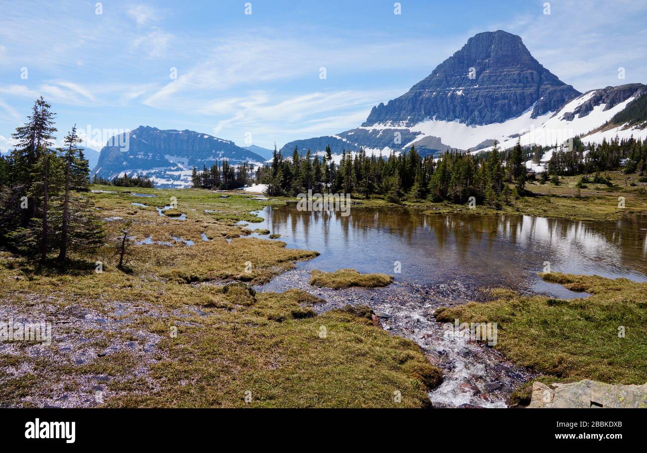 Hidden lake trailhead hi-res stock photography and images - Alamy