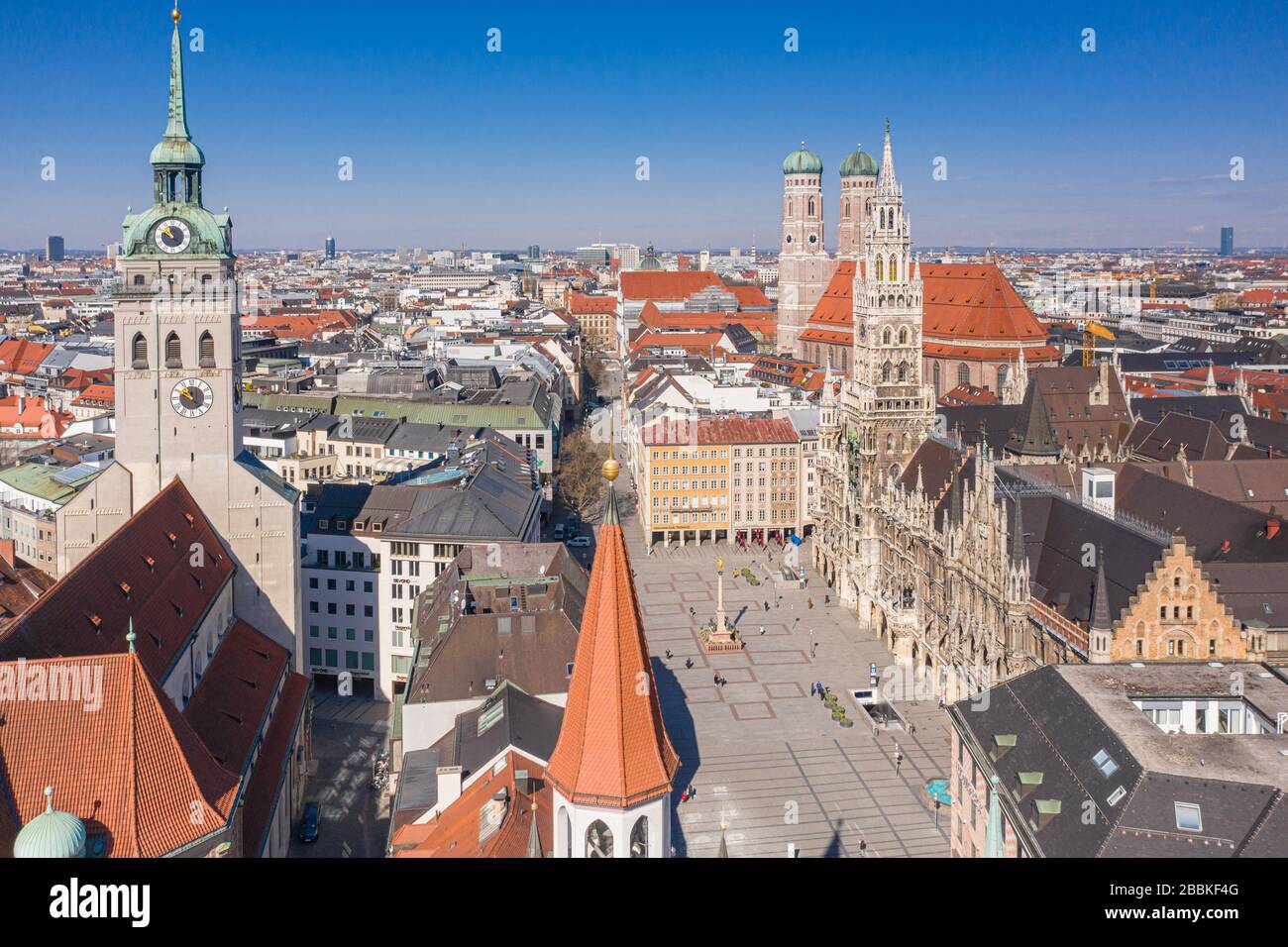 Munich's central square Marienplatz Stock Photo - Alamy