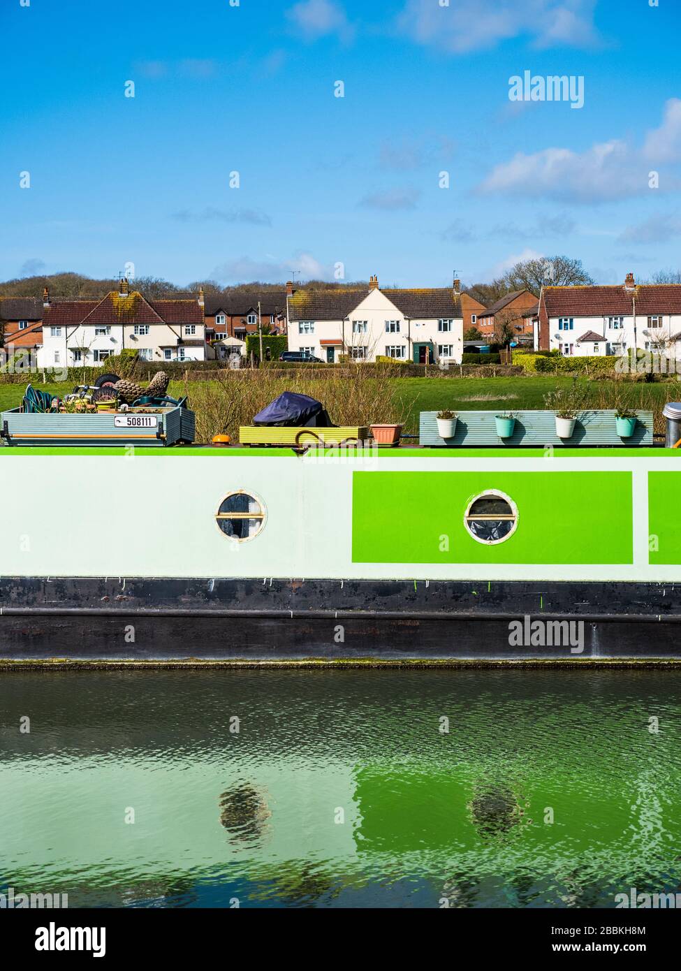 English narrowboat hi-res stock photography and images - Alamy