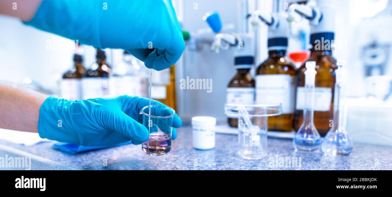 Pharmacist, scientist developing new medicines, medicaments, pharmacy ...