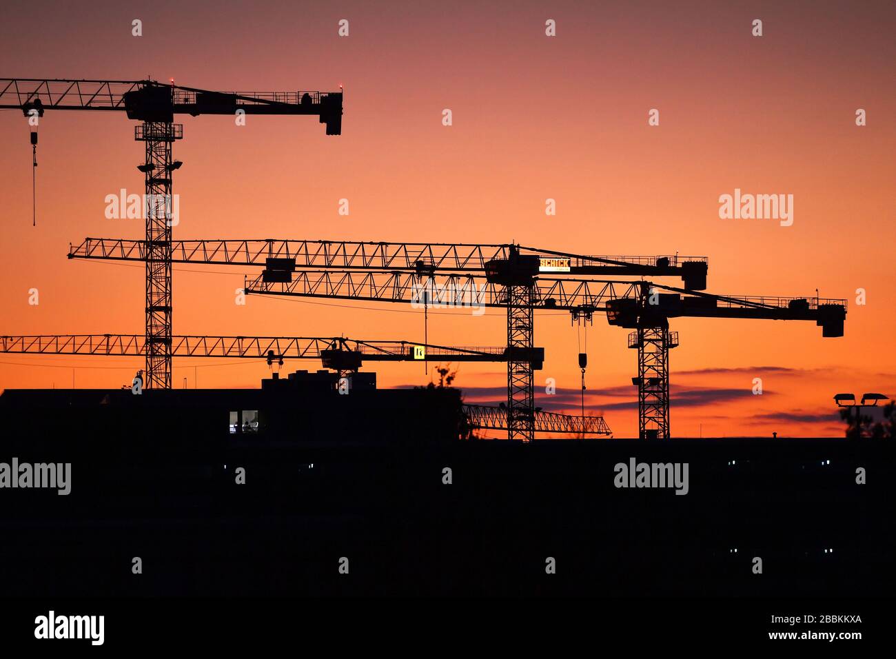 Munich, Deutschland. 31st Mar, 2020. Thematic picture of construction ...