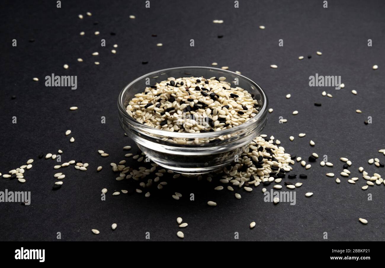 Small black seeds hi-res stock photography and images - Alamy