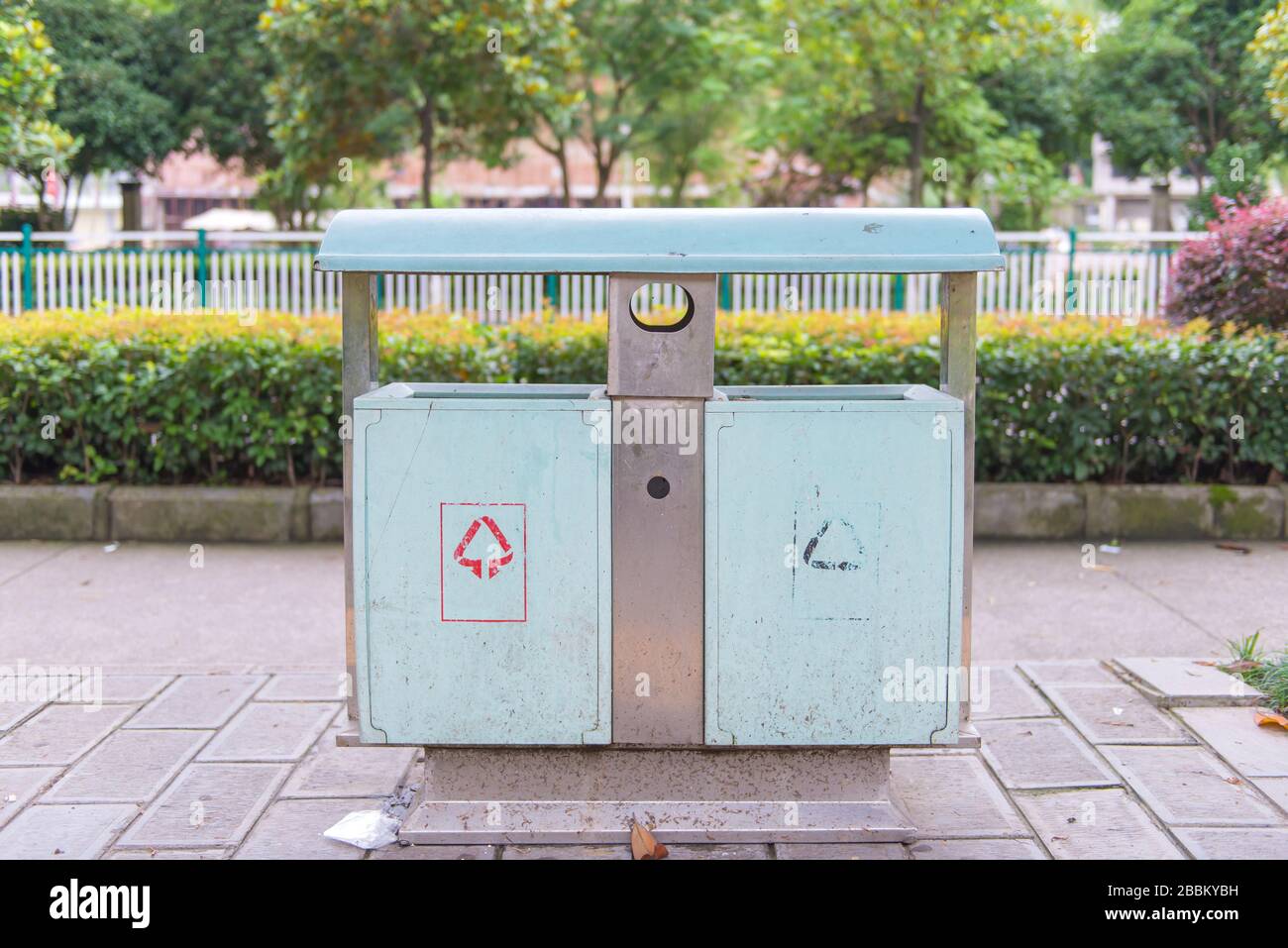 Throw cans in the bin hi-res stock photography and images - Alamy