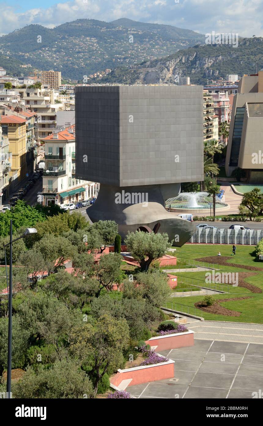 Squarehead hi-res stock photography and images - Alamy