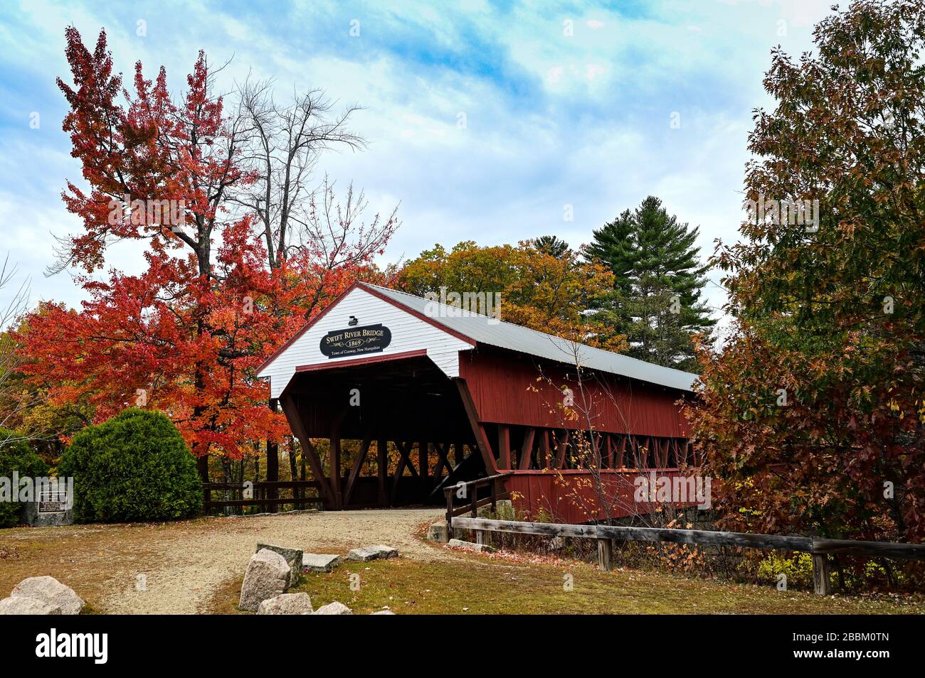 Covered bridges in New England Stock Photo - Alamy