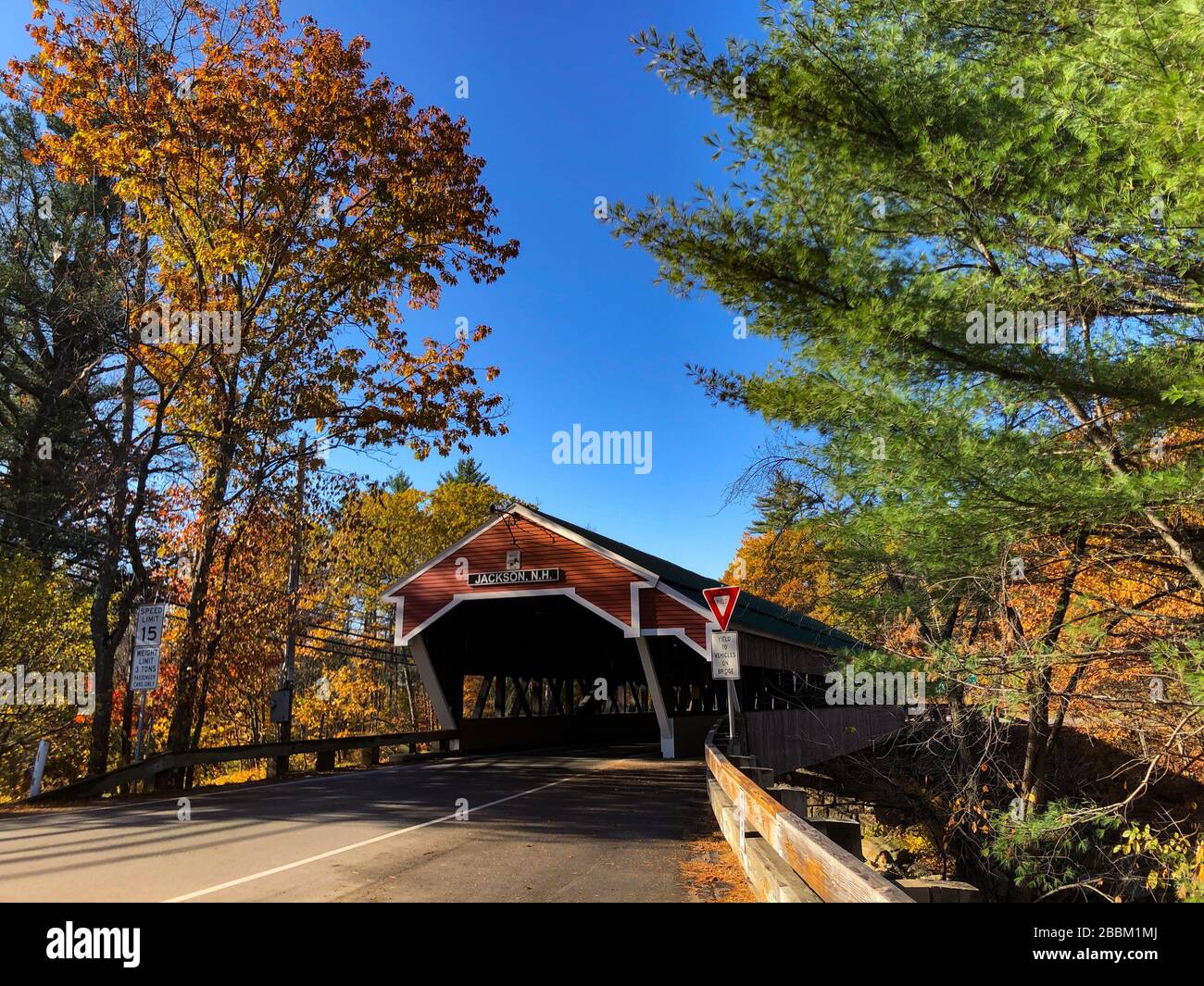 Covered bridges in New England Stock Photo - Alamy