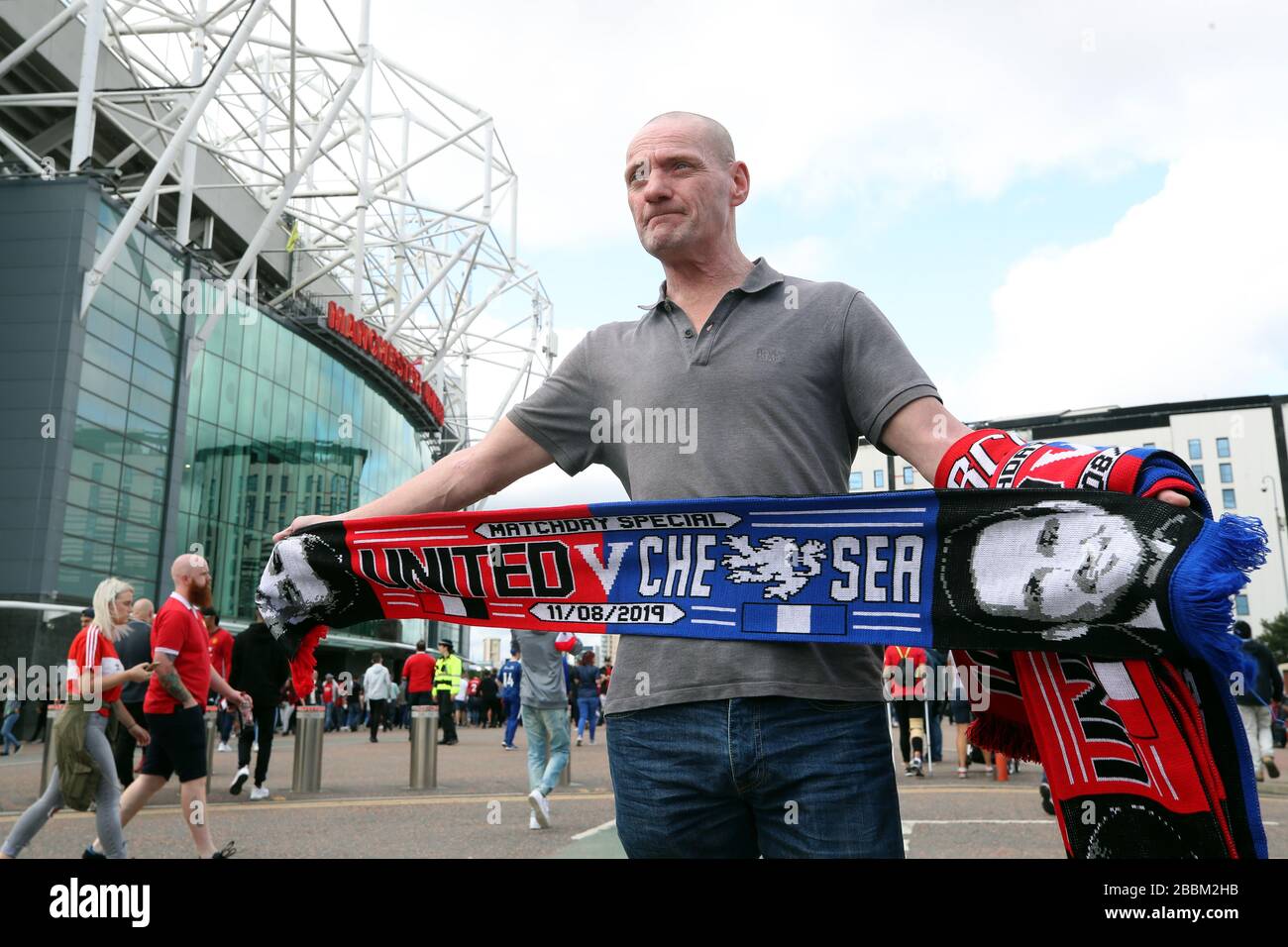 Chelsea scarf hi-res stock photography and images - Alamy