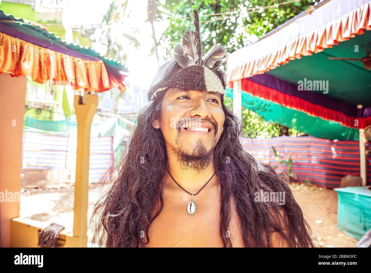 Shell necklace native american hi-res stock photography and images - Alamy