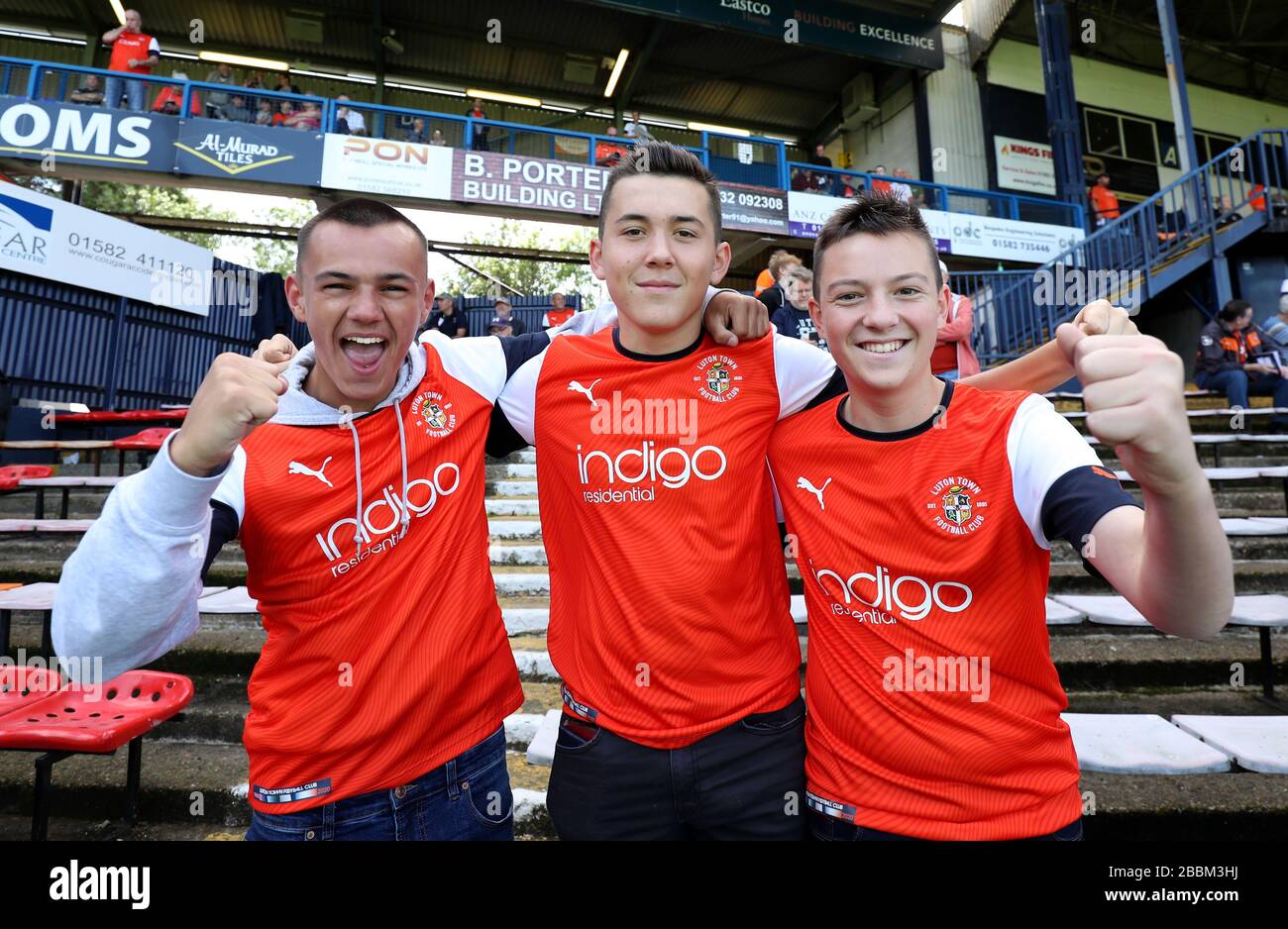 Luton town football fans hi-res stock photography and images - Alamy