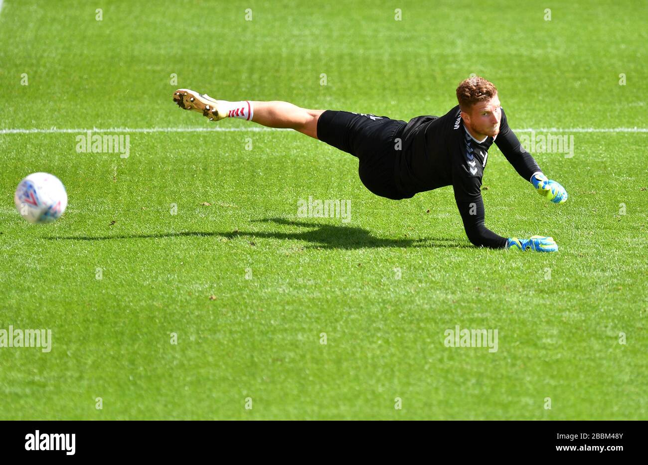 Charlton Athletic goalkeeper Dillon Phillips Stock Photo - Alamy