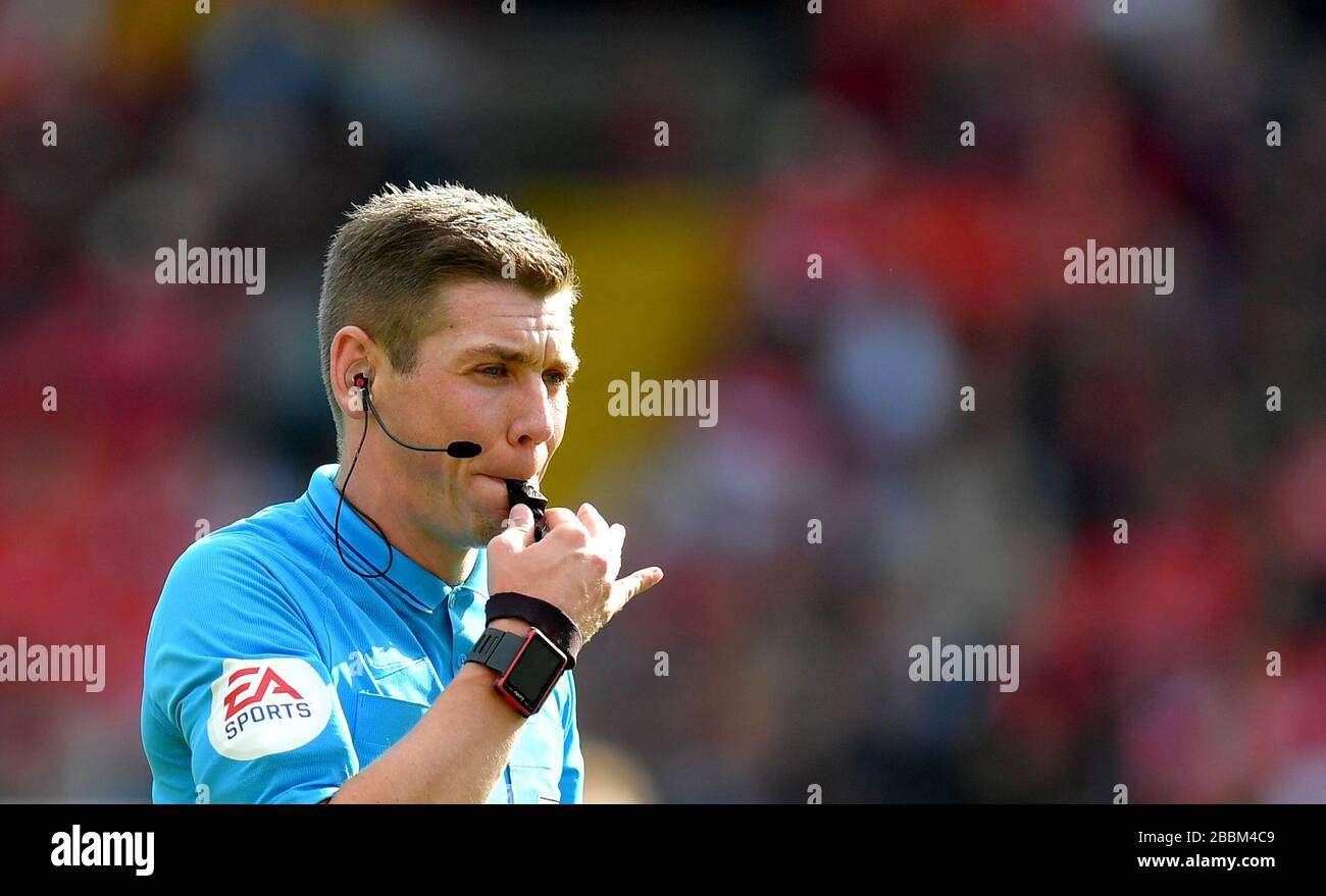 Referee Matthew Donohue Stock Photo - Alamy