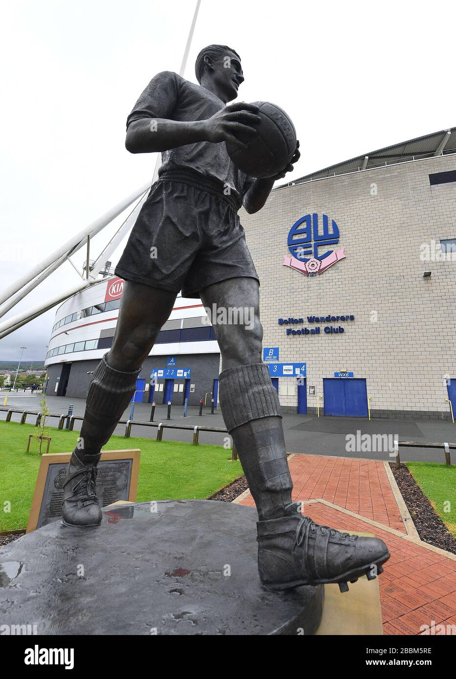 A general view of the Statue of Nath Lofthouse outside the University ...