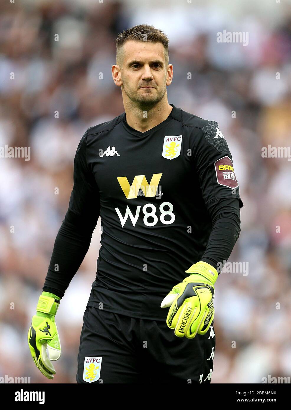 Aston Villa's goalkeeper Tom Heaton Stock Photo - Alamy