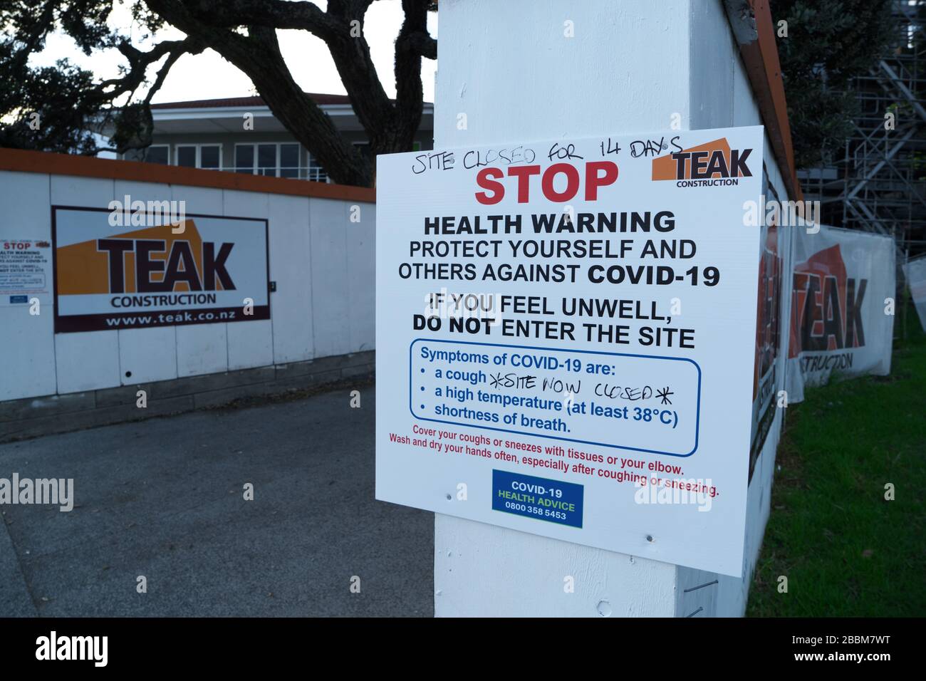 Respiratory equipment warning sign hi-res stock photography and images ...