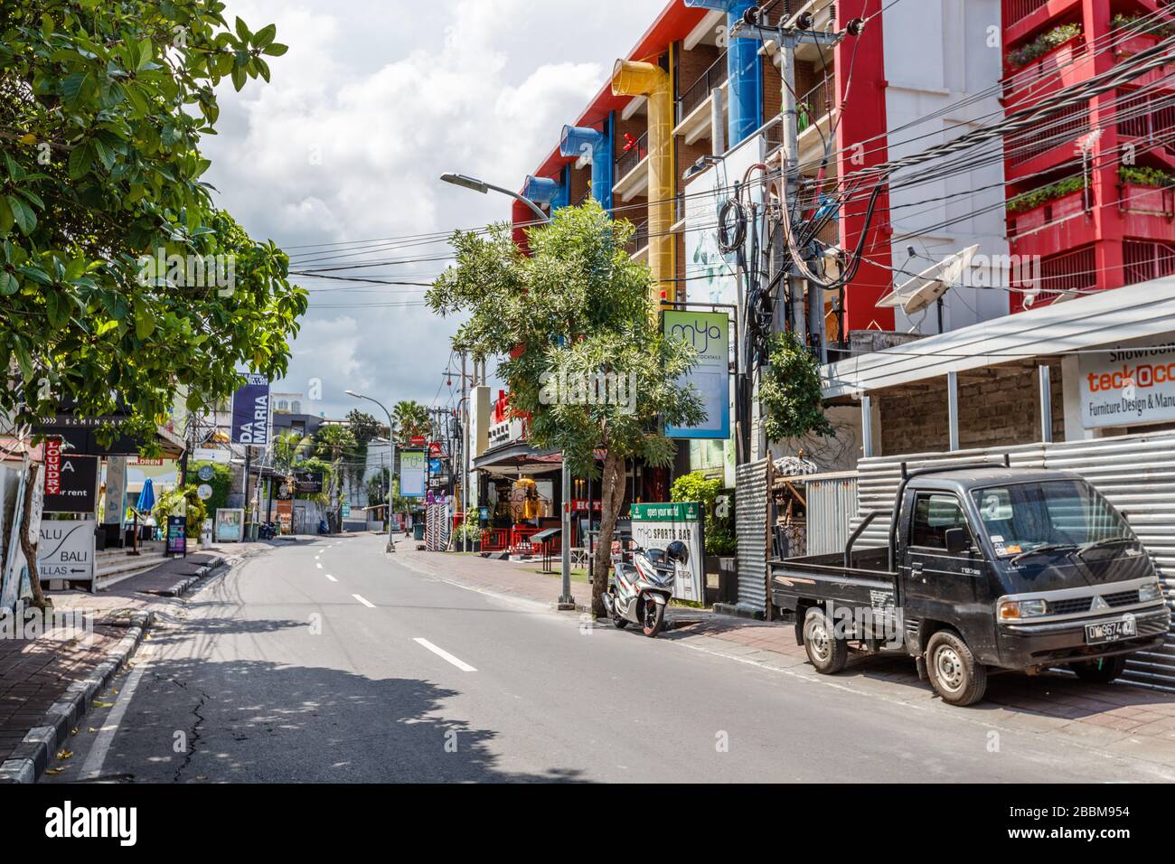 Seminyak bali road hi-res stock photography and images - Alamy