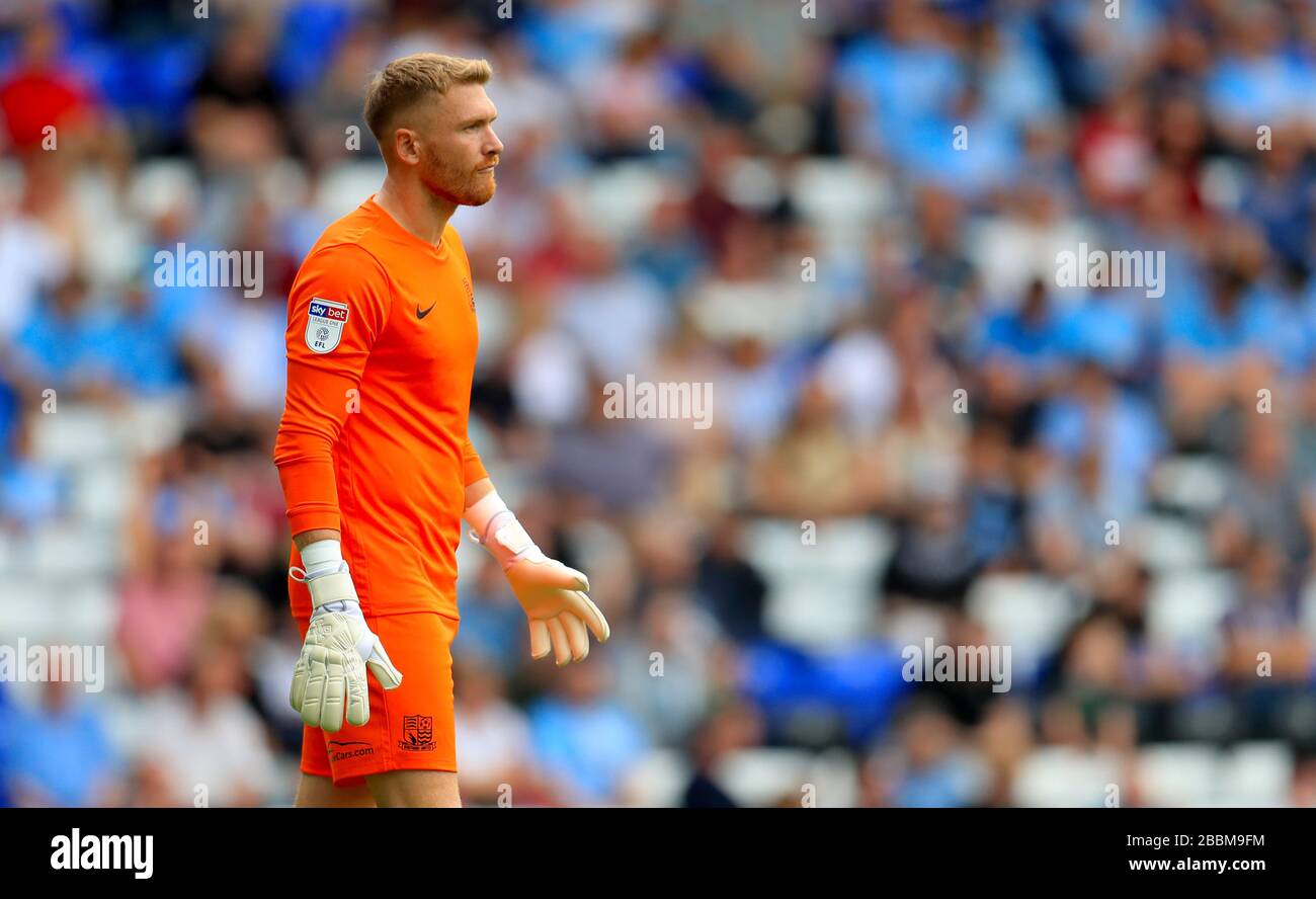 Goalkeeper mark oxley hi-res stock photography and images - Alamy