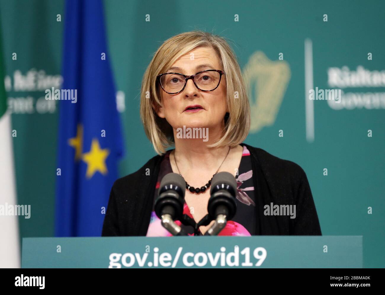 Elizabeth canavan speaking hi-res stock photography and images - Alamy
