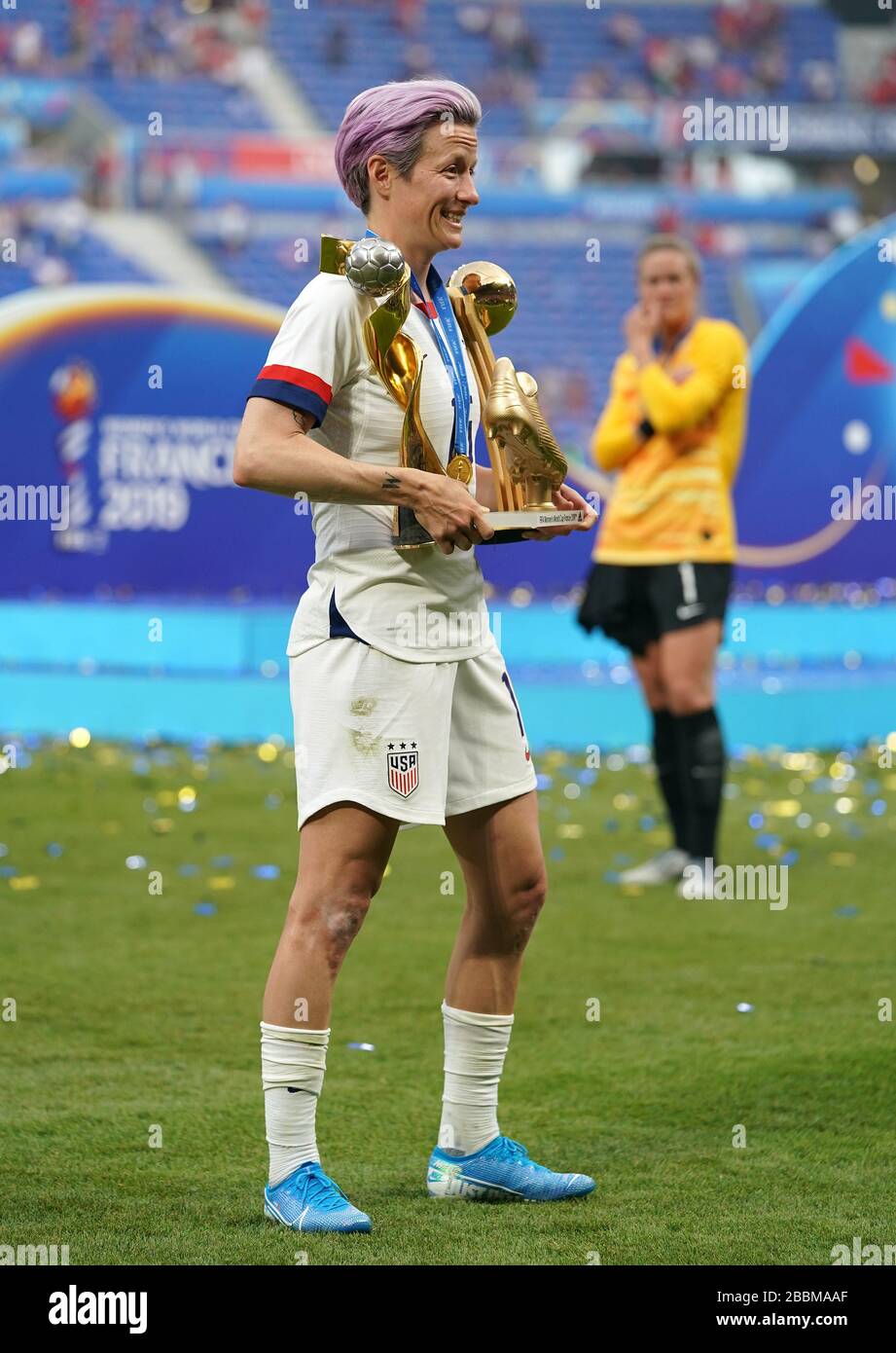 Golden ball trophy hi-res stock photography and images - Alamy