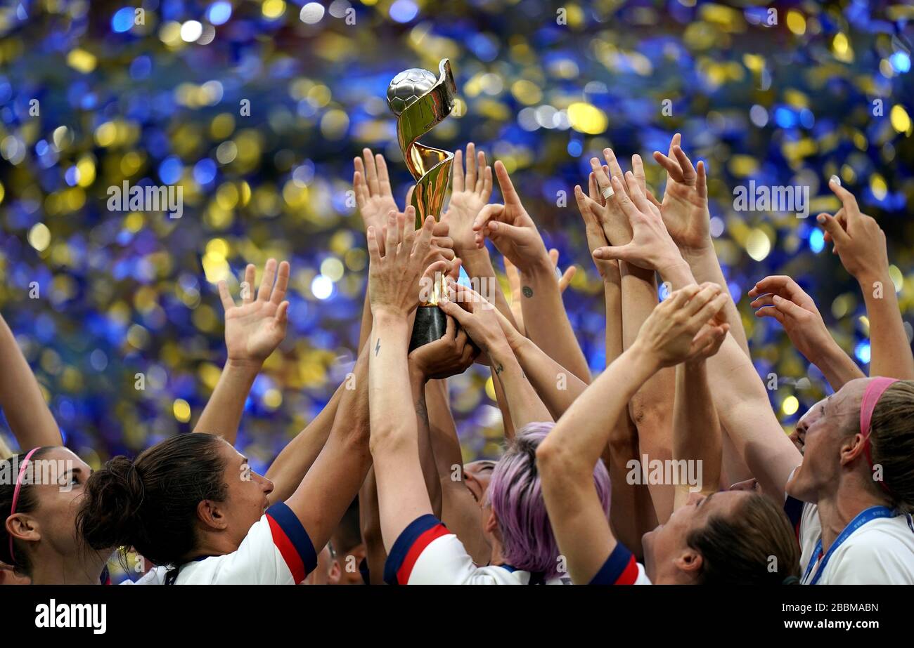 Fifa world cup trophy hands hi-res stock photography and images - Alamy