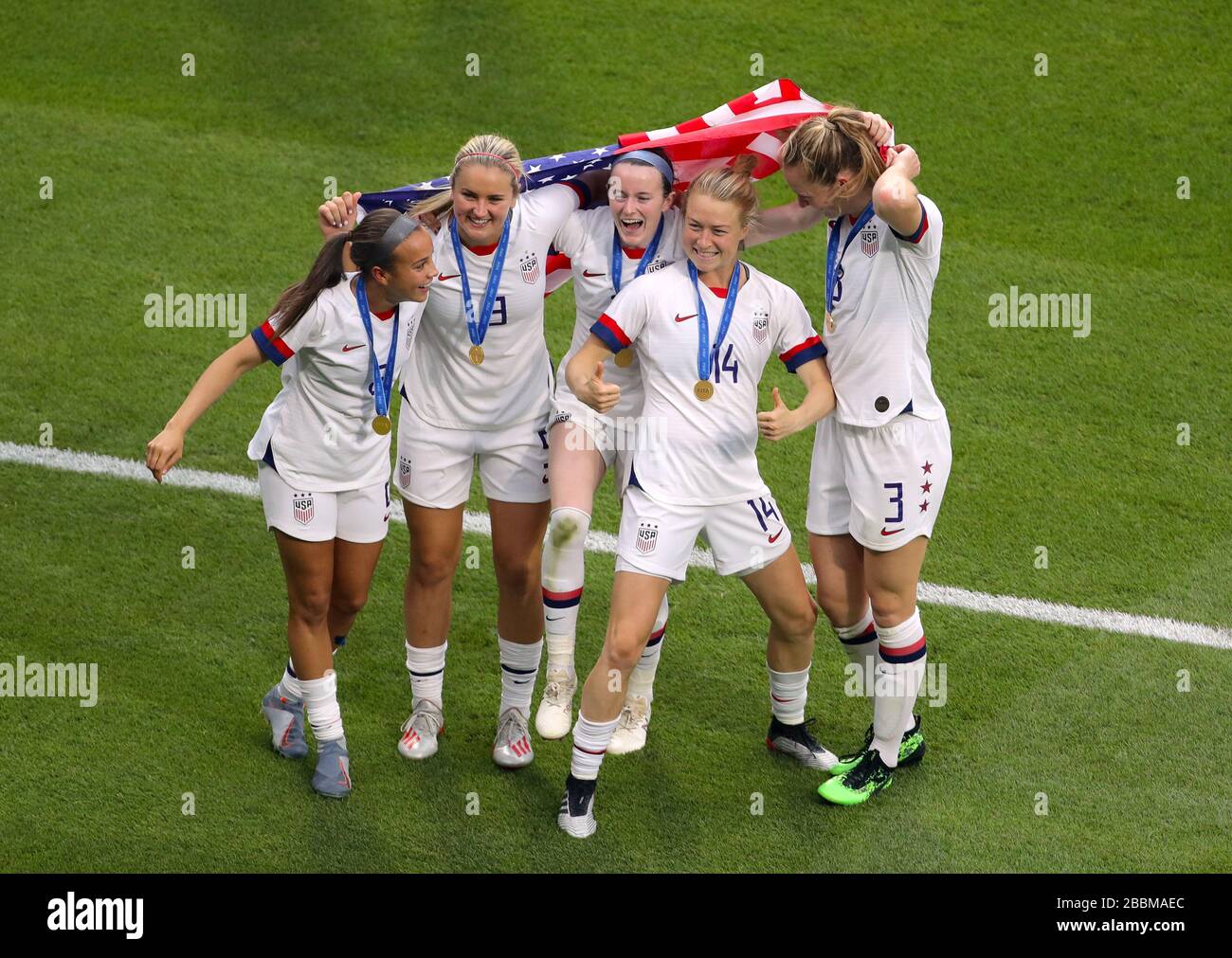 Rose lavelle mallory pugh hi-res stock photography and images - Alamy