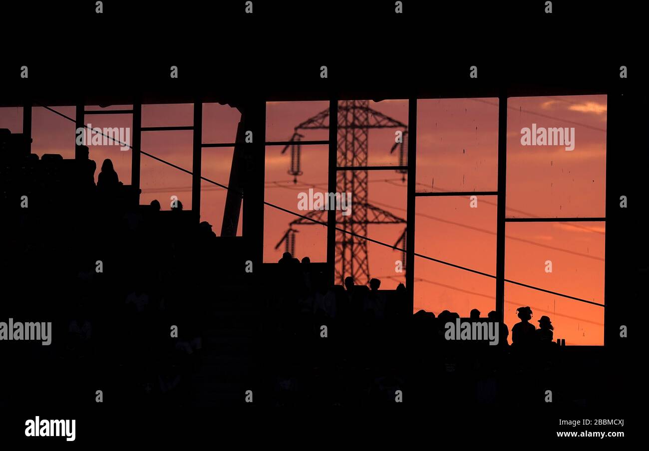 View sunset behind stands hi-res stock photography and images - Alamy