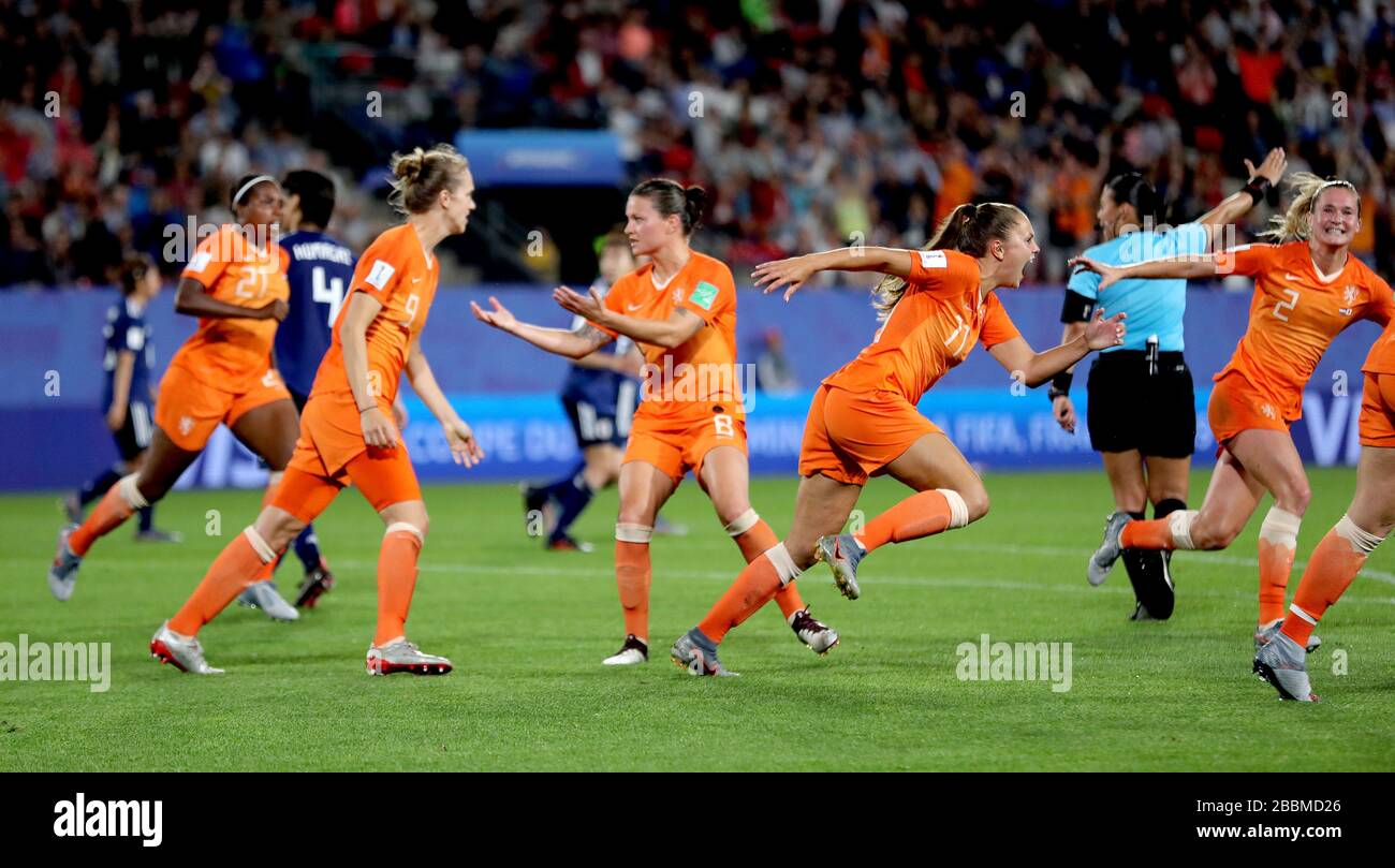 Lieke martens penalty hi-res stock photography and images - Alamy