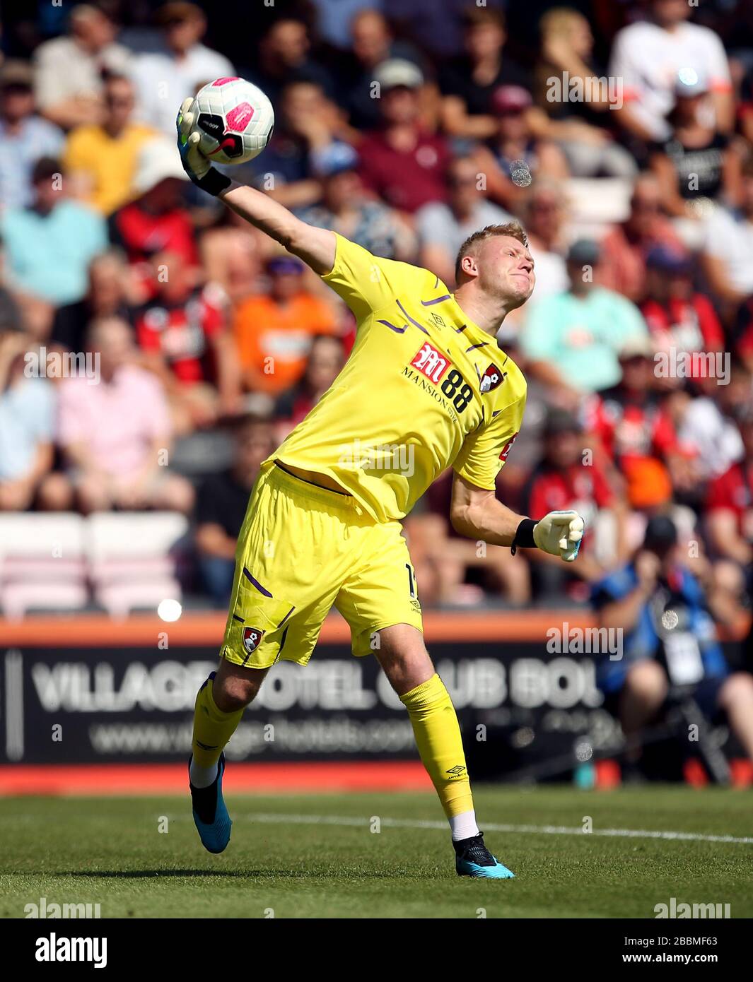 Bournemouth goalkeeper Aaron Ramsdale Stock Photo - Alamy Bournemouth goalkeeper Aaron Ramsdale Stock Photo - Alamy