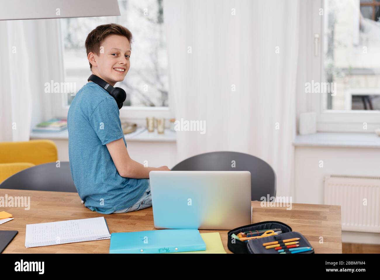 Working schoolwork hi-res stock photography and images - Alamy