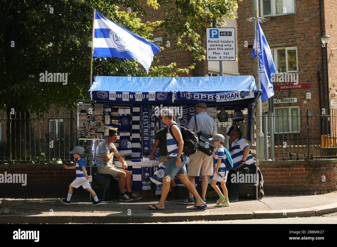 Qpr fans hi-res stock photography and images - Alamy