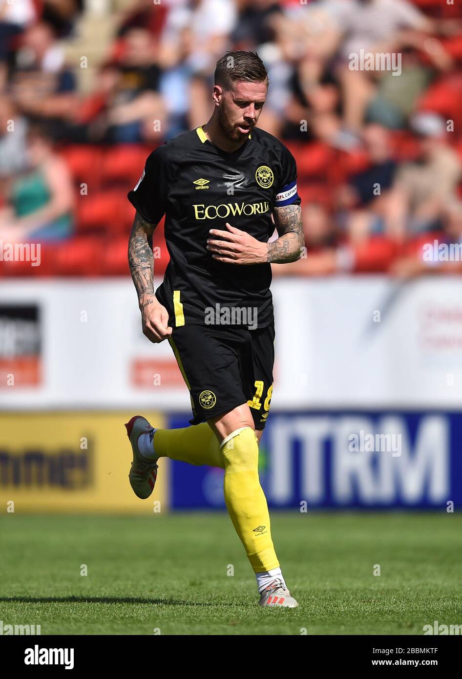 Brentford's Pontus Jansson Stock Photo - Alamy