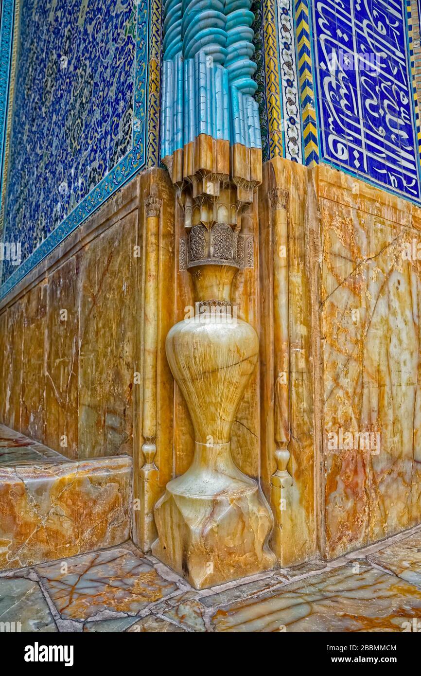 Isfahan Shah Mosque corner Stock Photo - Alamy